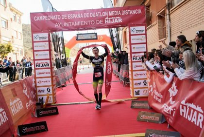 Triatlón Aragón : Laura Gómez y Fernando Zorrilla, campeones de España ...
